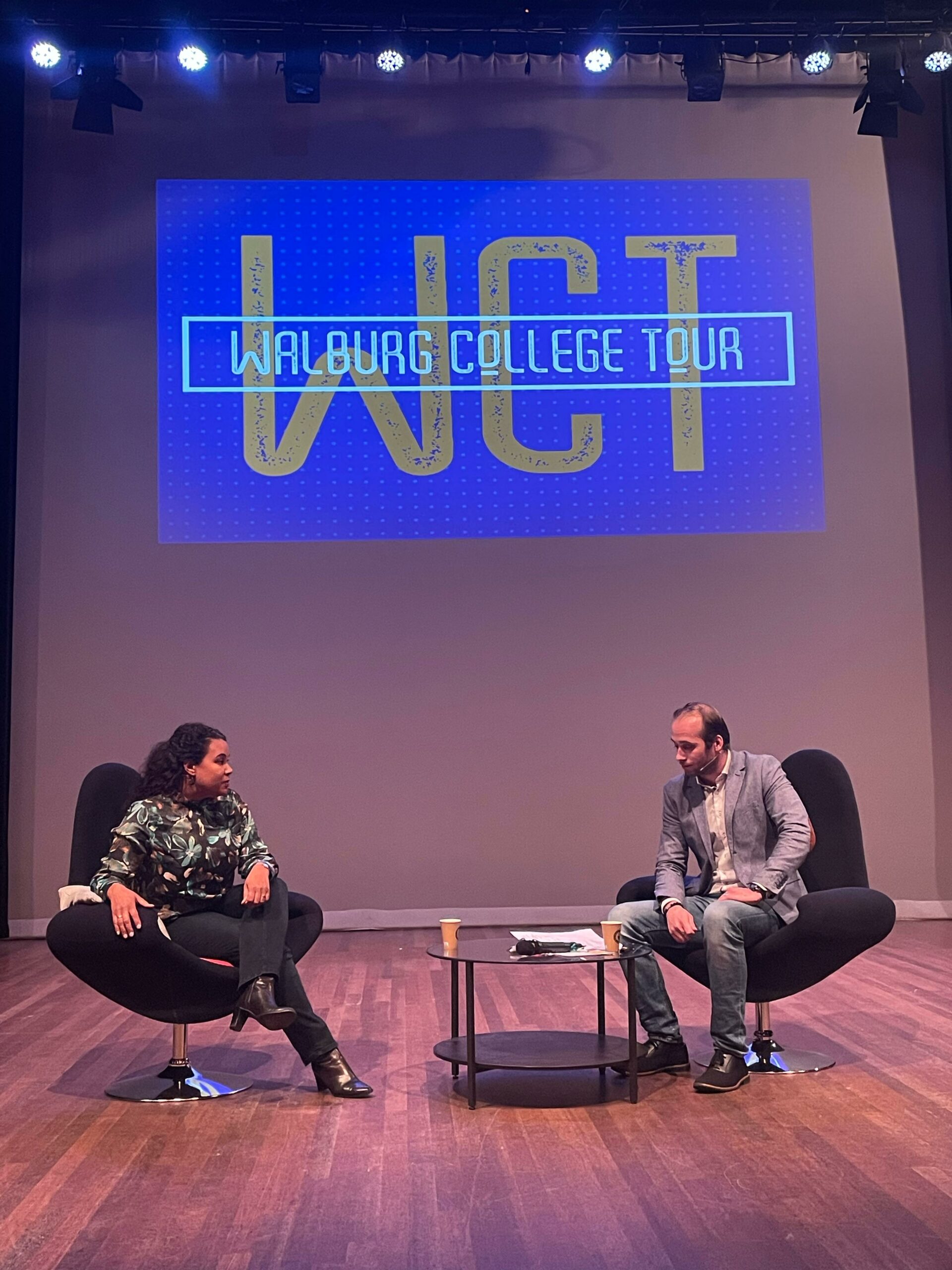 Tweede Kamerlid Simone Richardson te gast bij het Walburg College ...